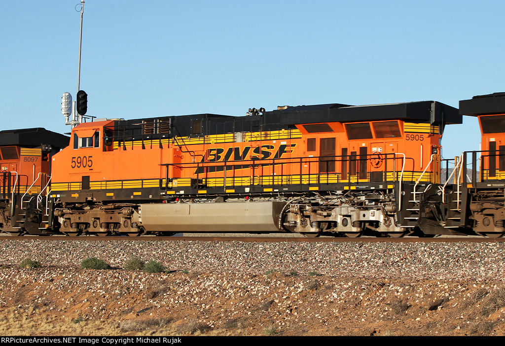 BNSF 5905
